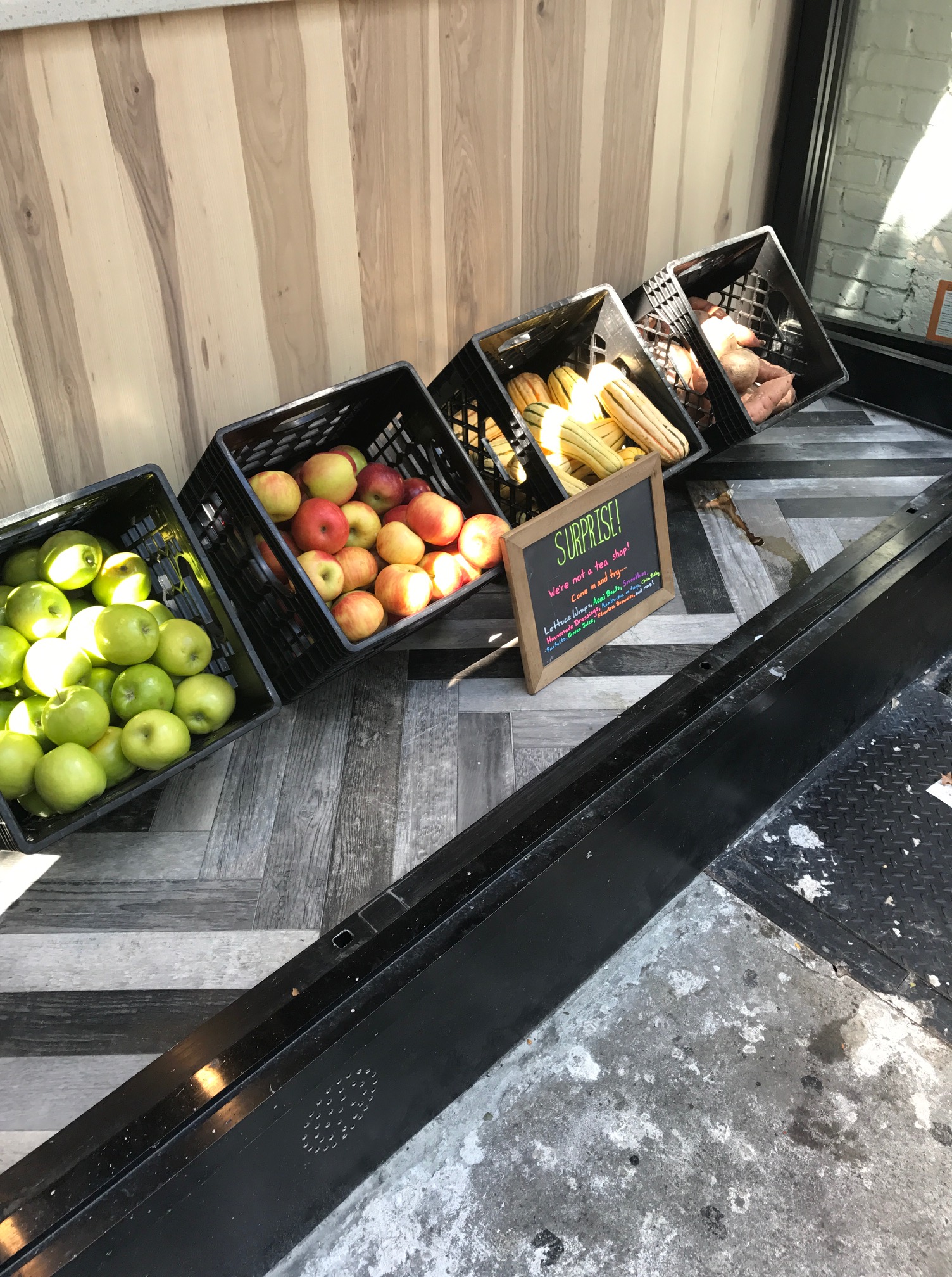 Local Leaf – Peaches to Apples